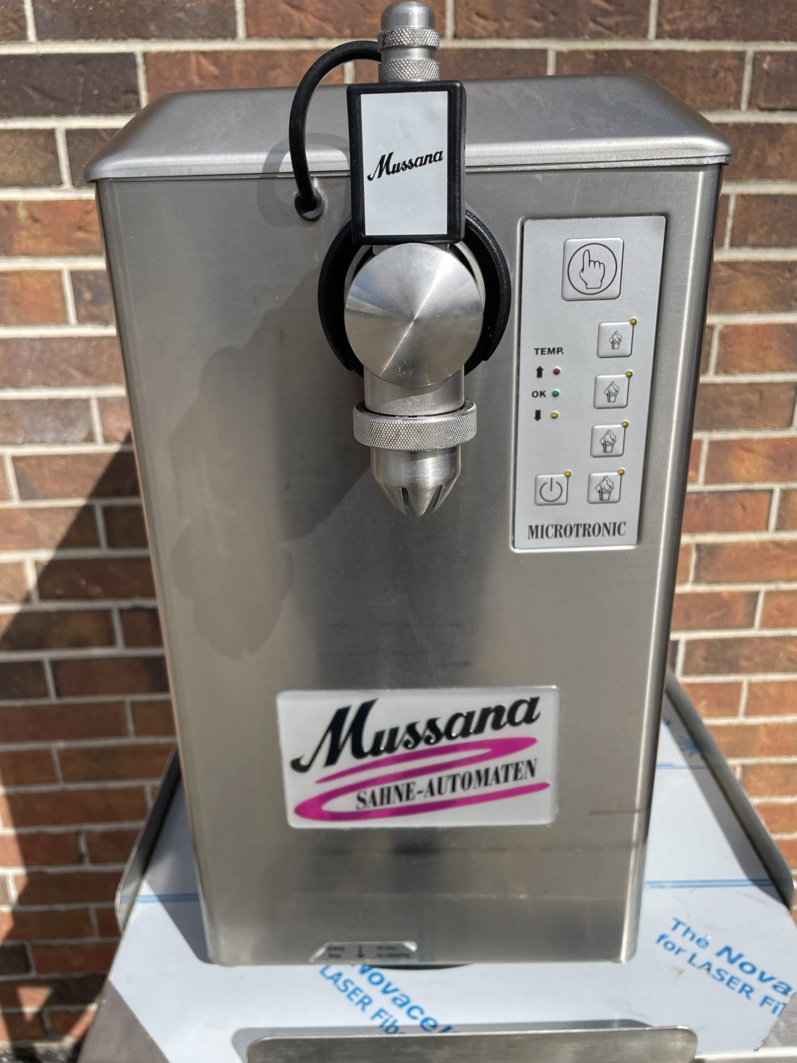 Master Bilt DD-88L Ice Cream Dipping/Display Cabinet - MB Food Equipment